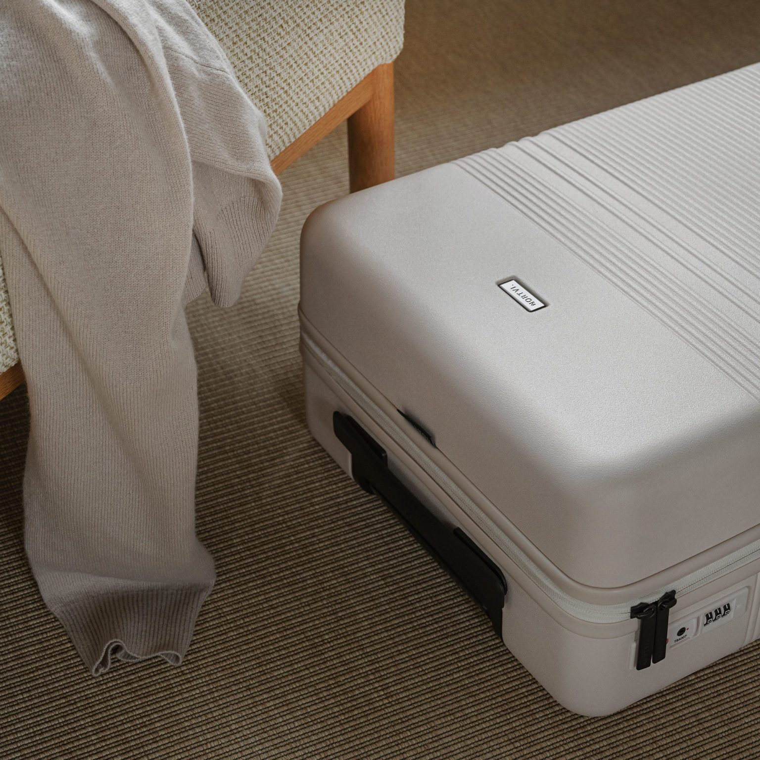 Essential Cabin Suitcase | Sand White | Sustainable & Unique