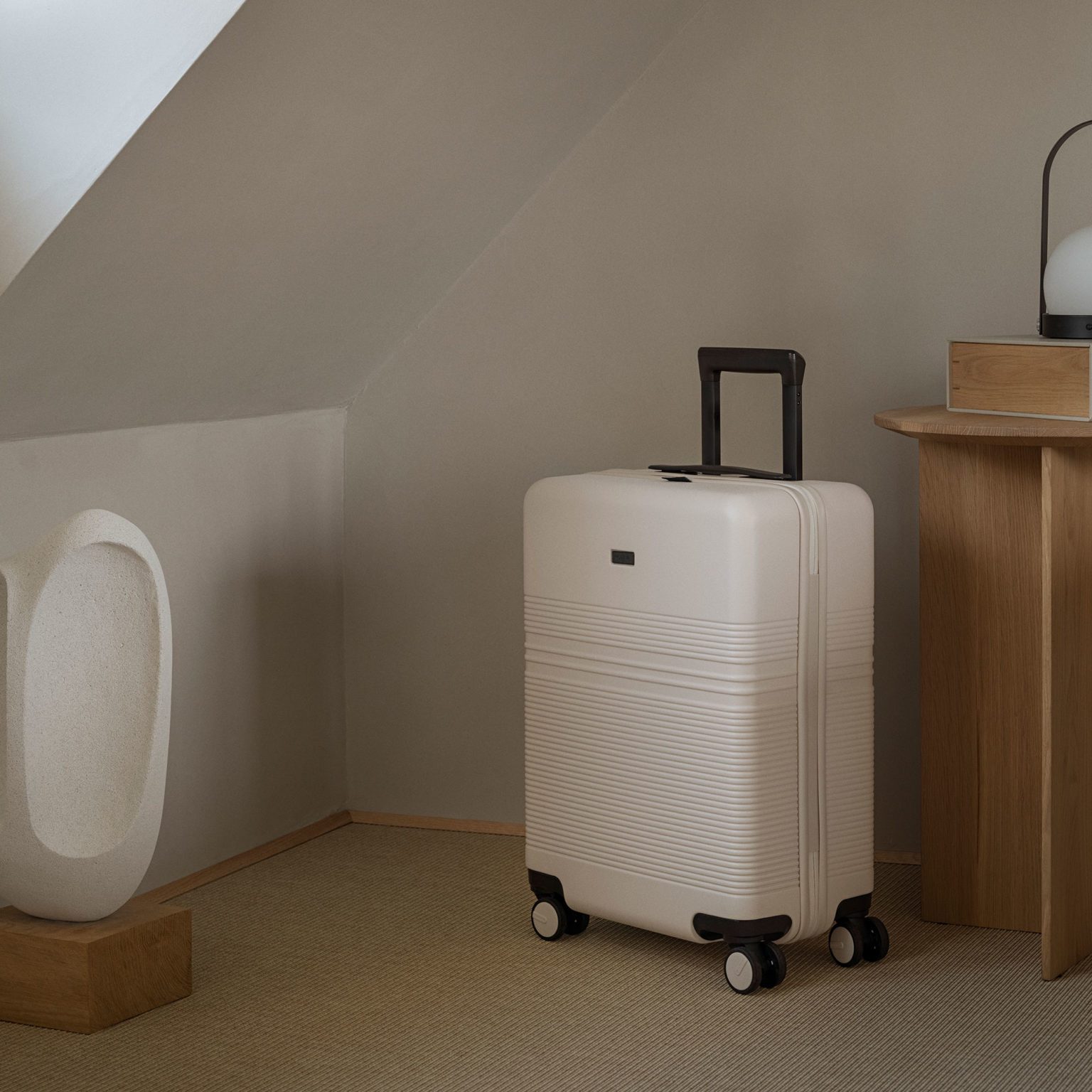 Essential Cabin Suitcase | Sand White | Sustainable & Unique