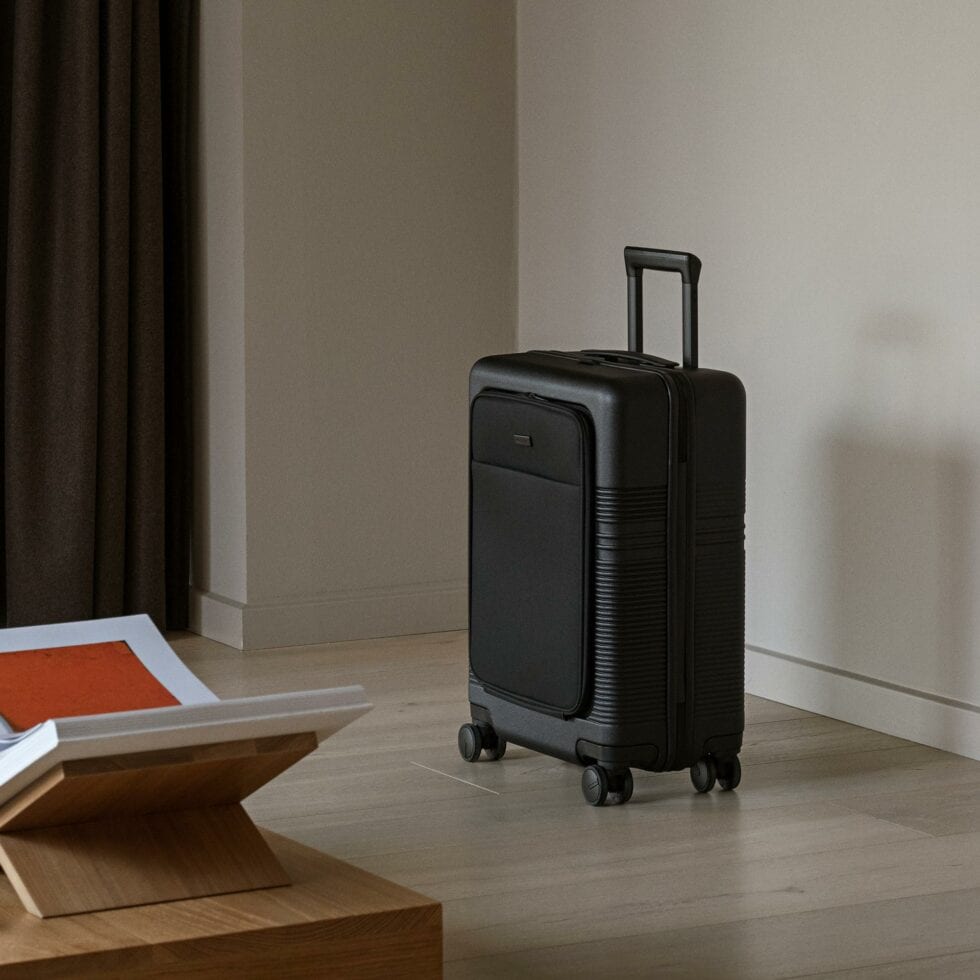 Cabin Suitcase | With Front Pocket | Black | Sustainable