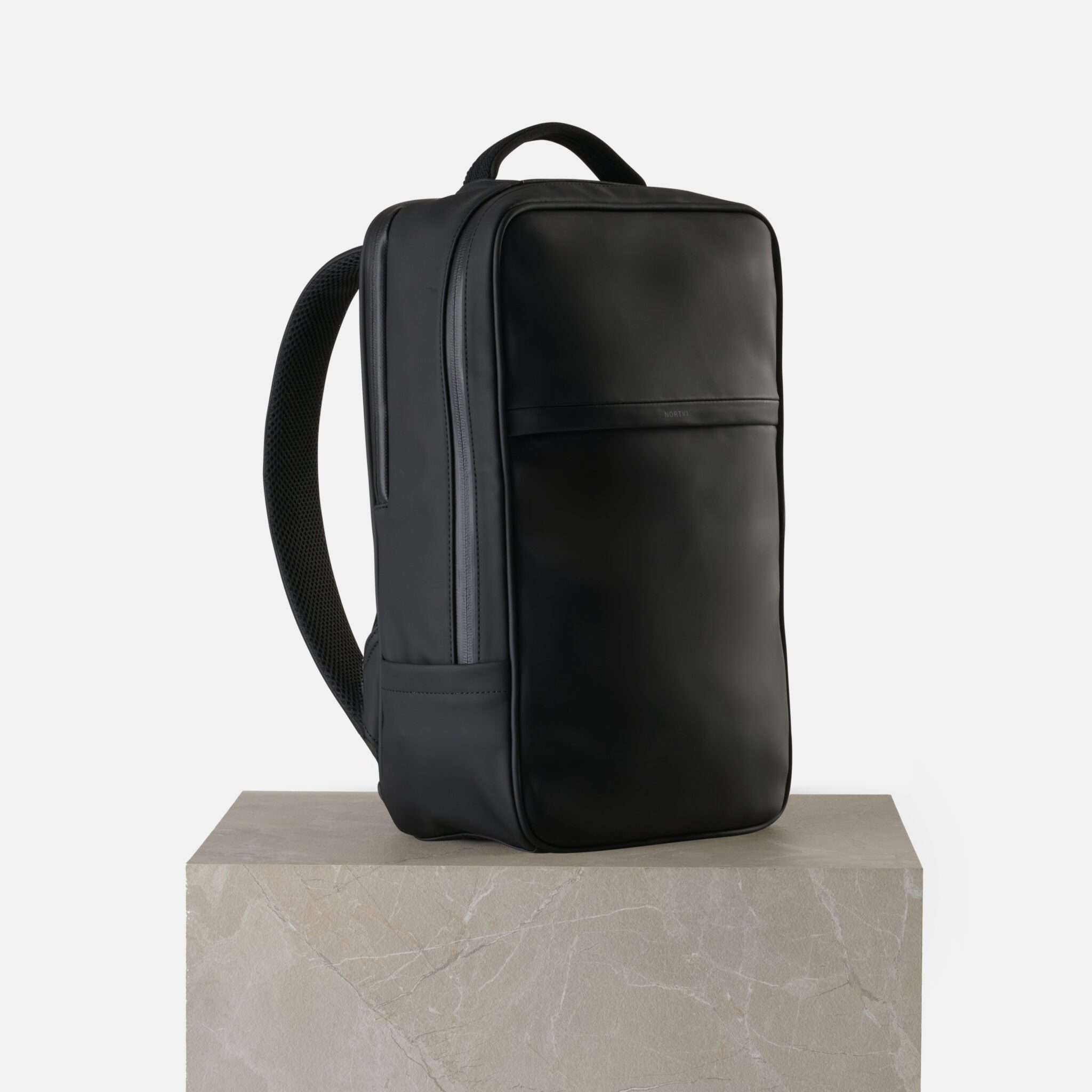 Active Backpack Midnight Black | Premium & Sustainable